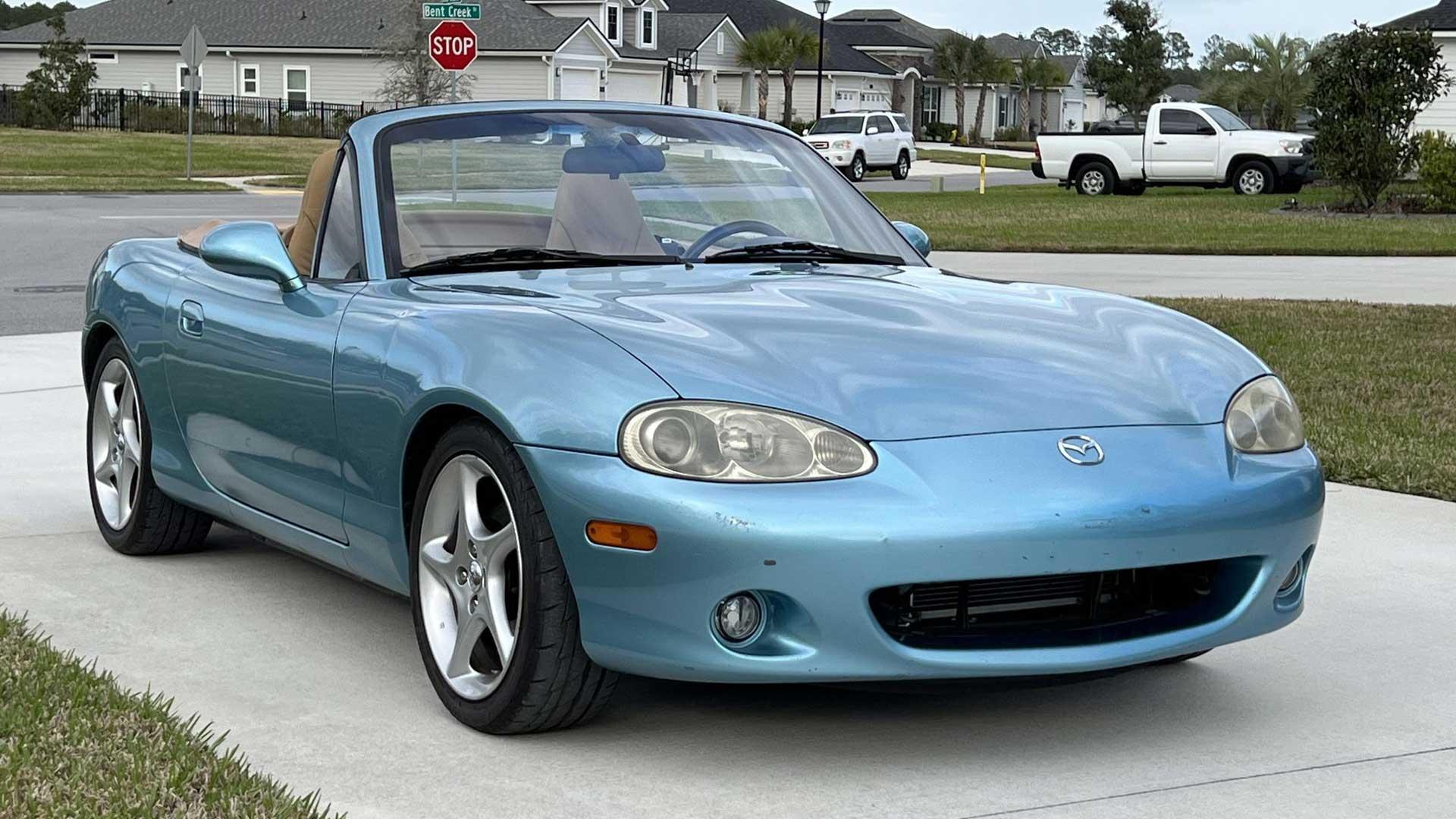 Deze Mazda MX-5 NB heeft een V8 van een Camaro