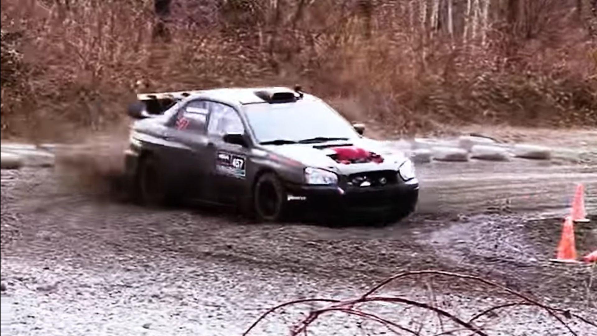 Subaru WRX STi met Ferrari V8 klinkt hemels - TG