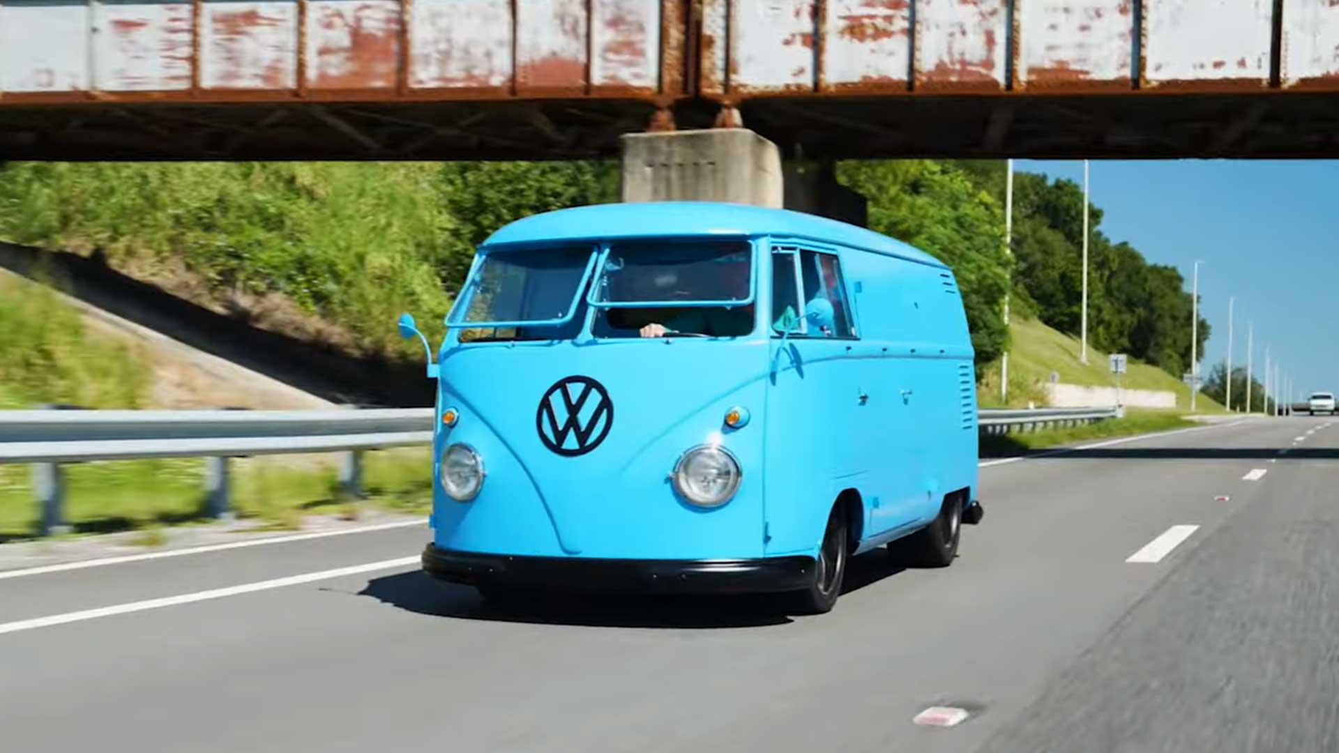 Volkswagen bus krijgt Ford Coyote V8-motor (580 pk!) - TopGear