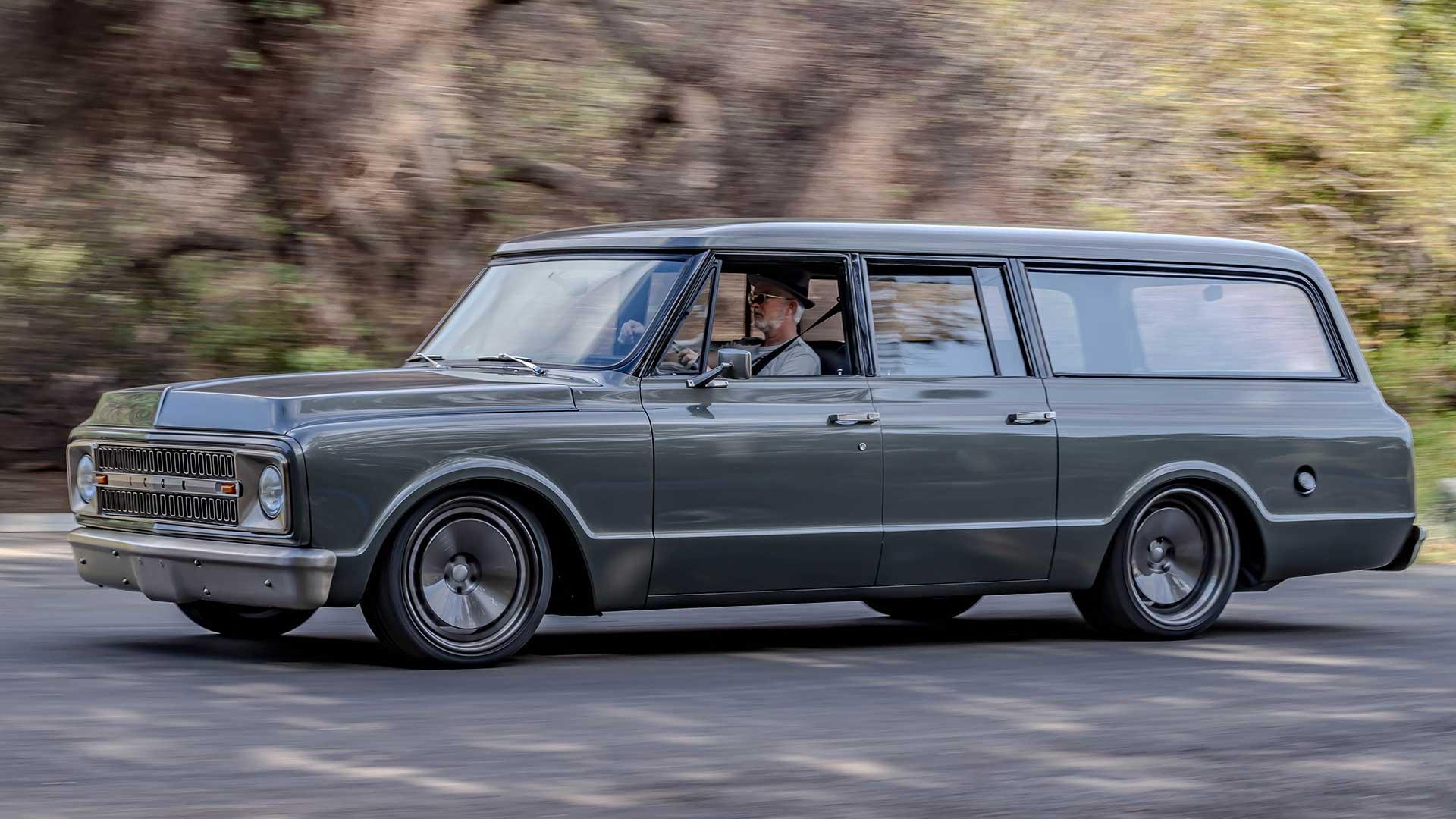 One-off Chevrolet Suburban restomod met 7,0-liter V8 (1.000 pk!) - TopGear