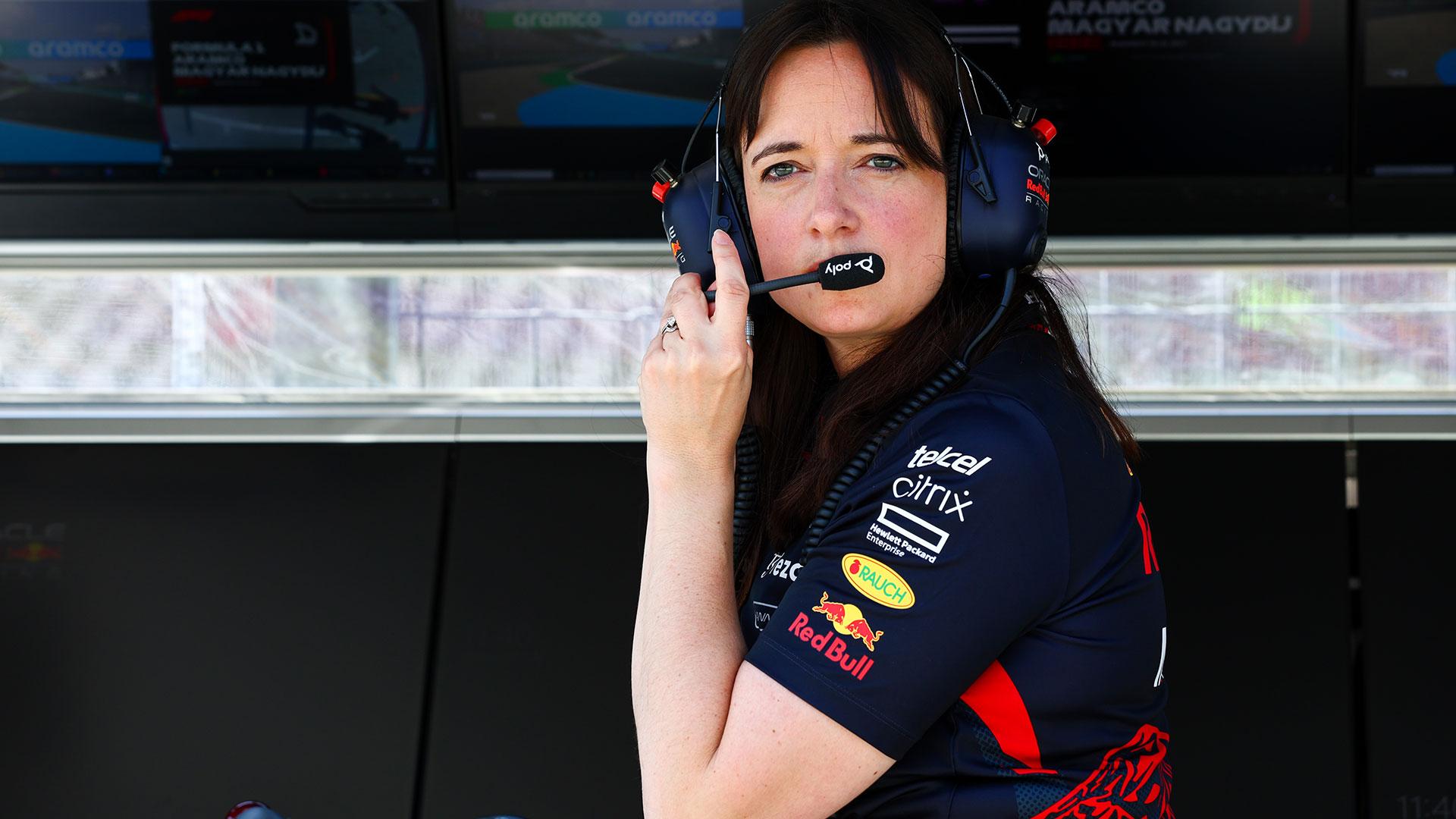 F1 maakt onaantrekkelijk voor teams om vrouwen aan te nemen - TopGear