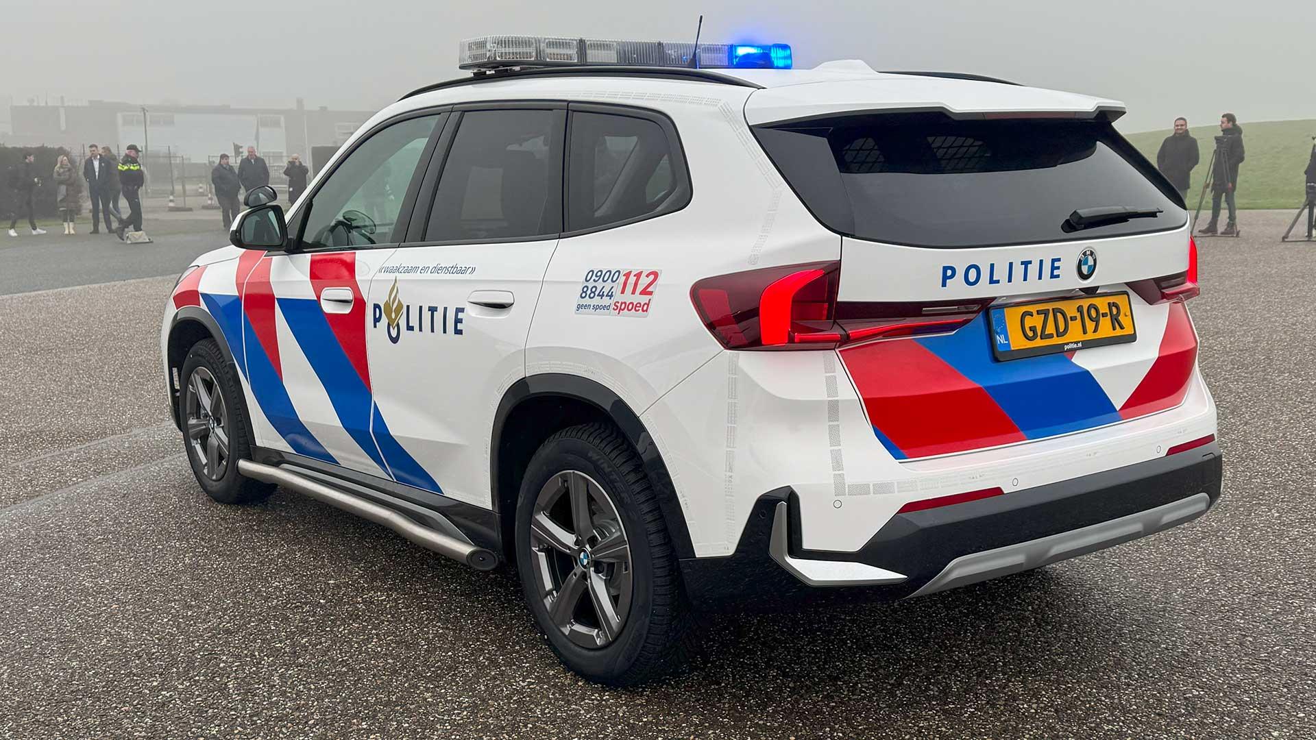 Waarom heeft de politie tegenwoordig lichtmetalen velgen?