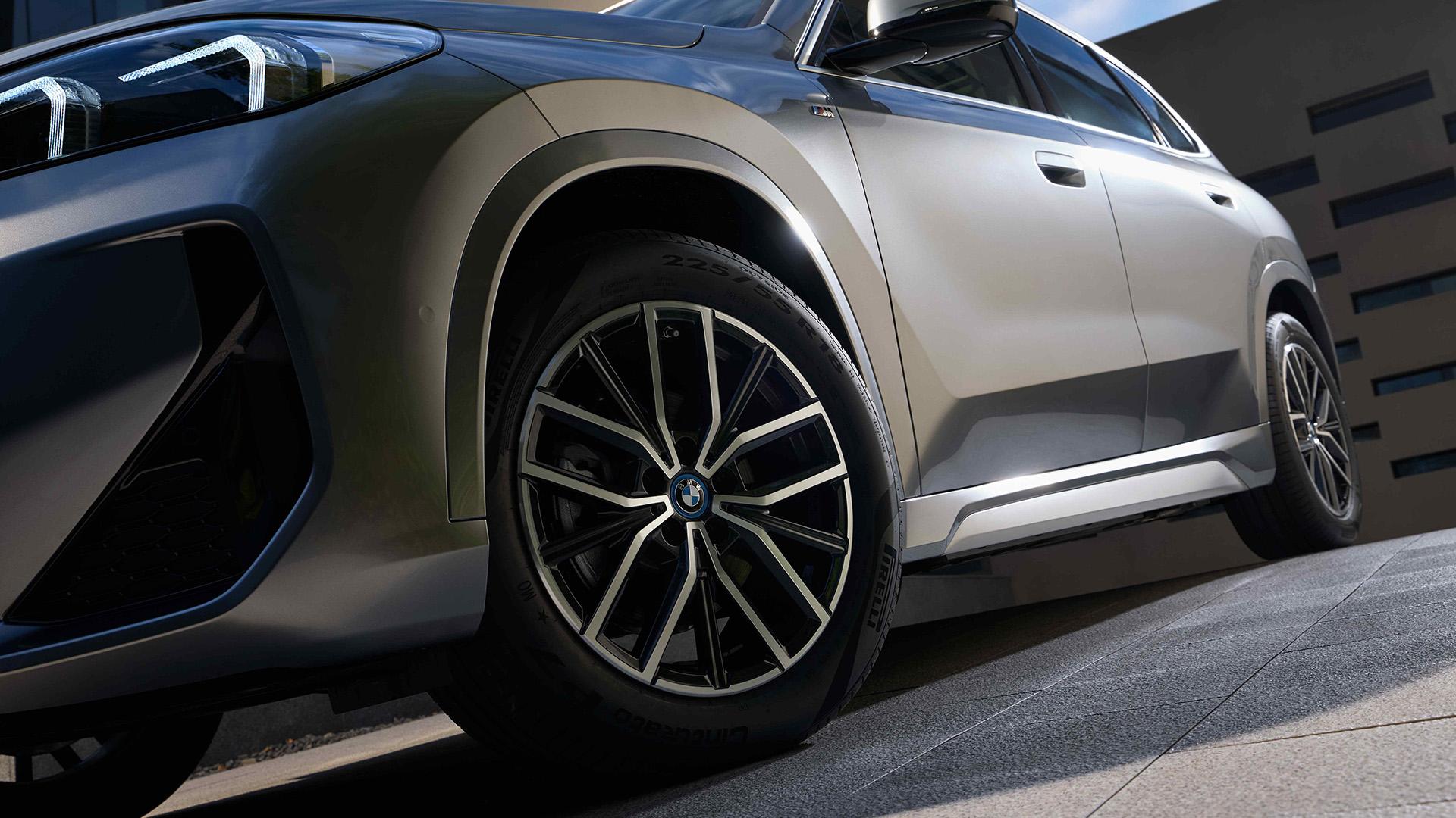 BMW iX1 L zou een geweldige toevoeging zijn voor NL gezinnen