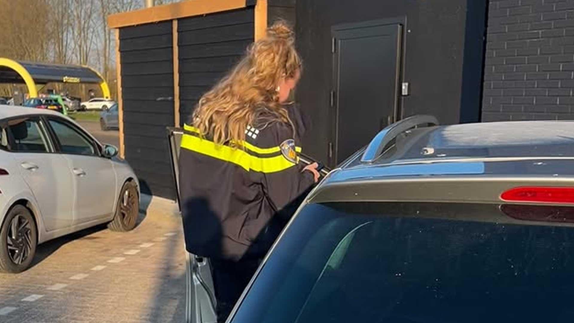 Politie geeft boete voor gebruik vluchtstrook - zo hoog is ie