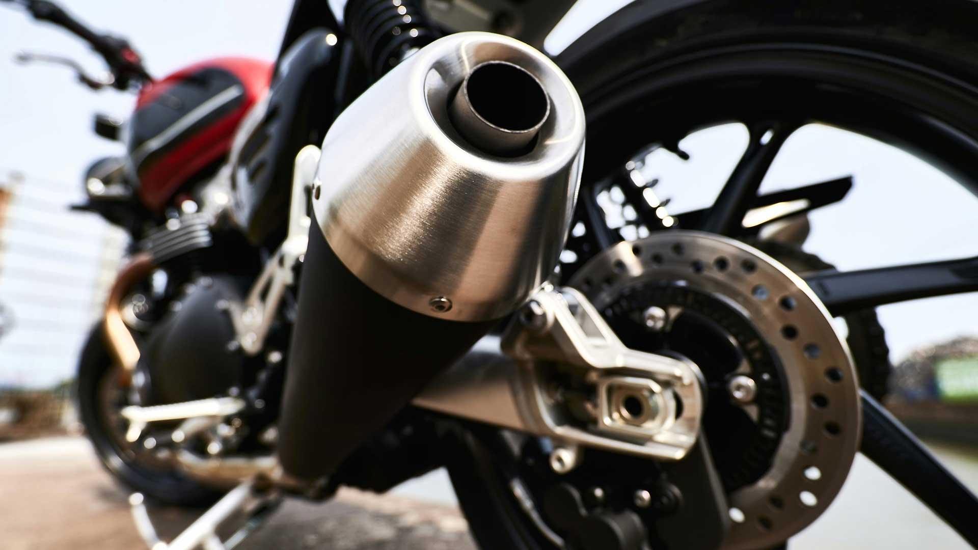 De dB-killer bij motorfietsuitlaten mag niet meer verwijderbaar zijn