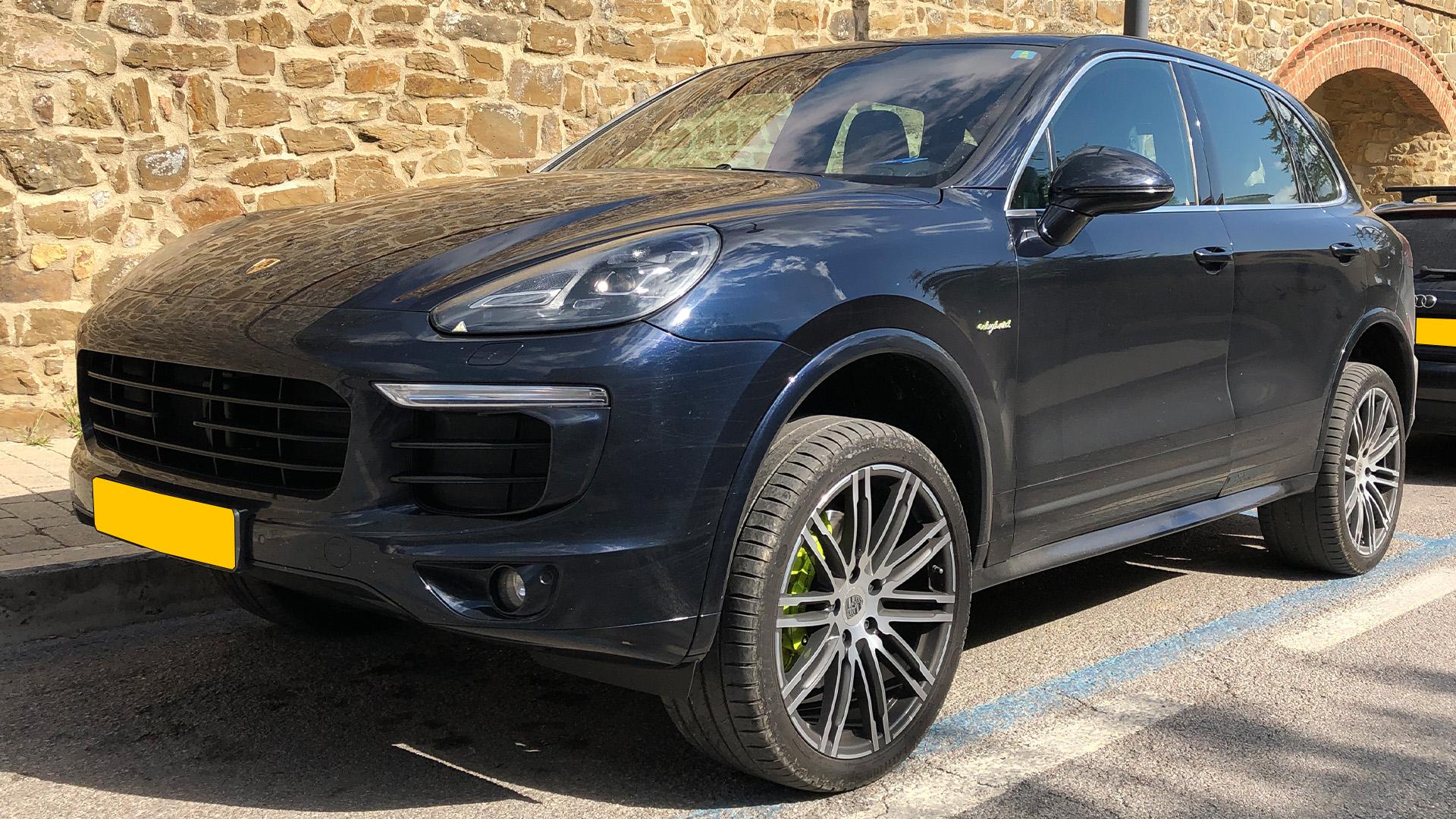 Hoge motorkappen levensgevaarlijk: 'vanaf 2035 maximaal 85 cm'- TopGear