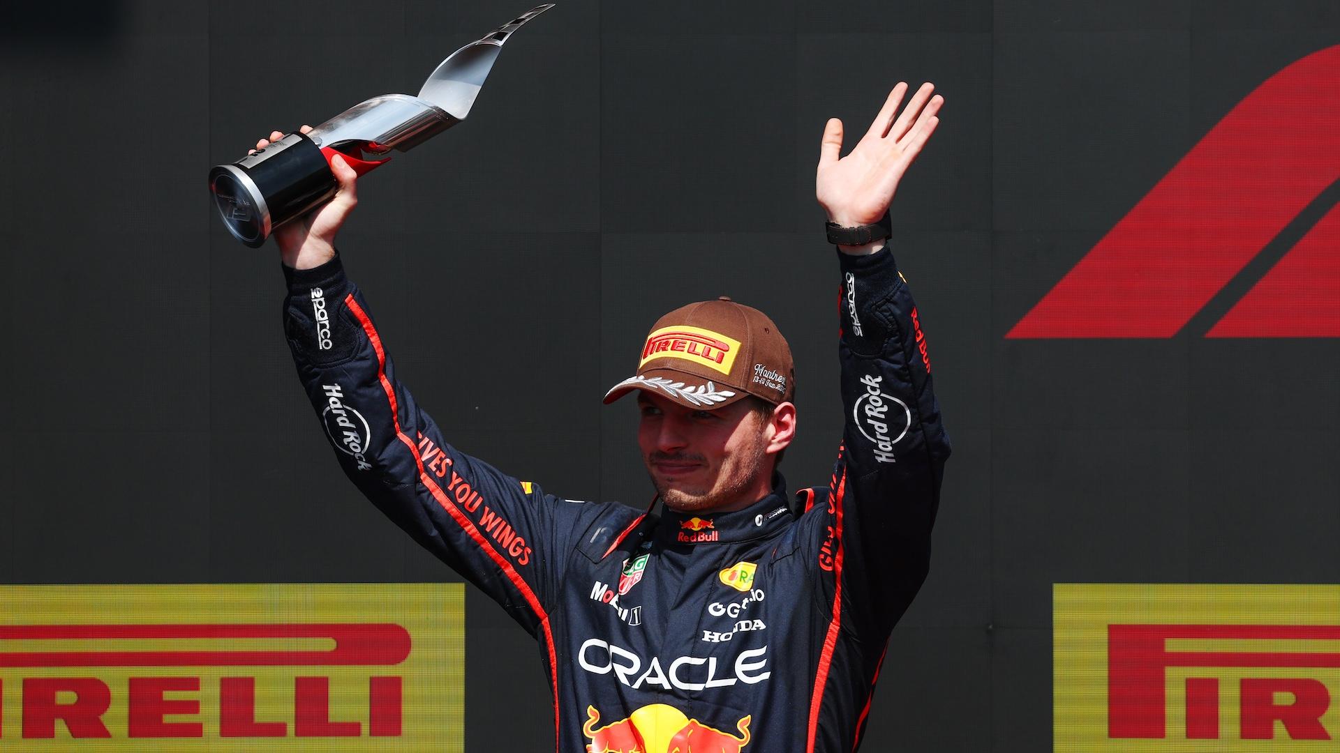 Max Verstappen blijft bij Red Bull in 2026: Russel kan ademhalen - TopGear