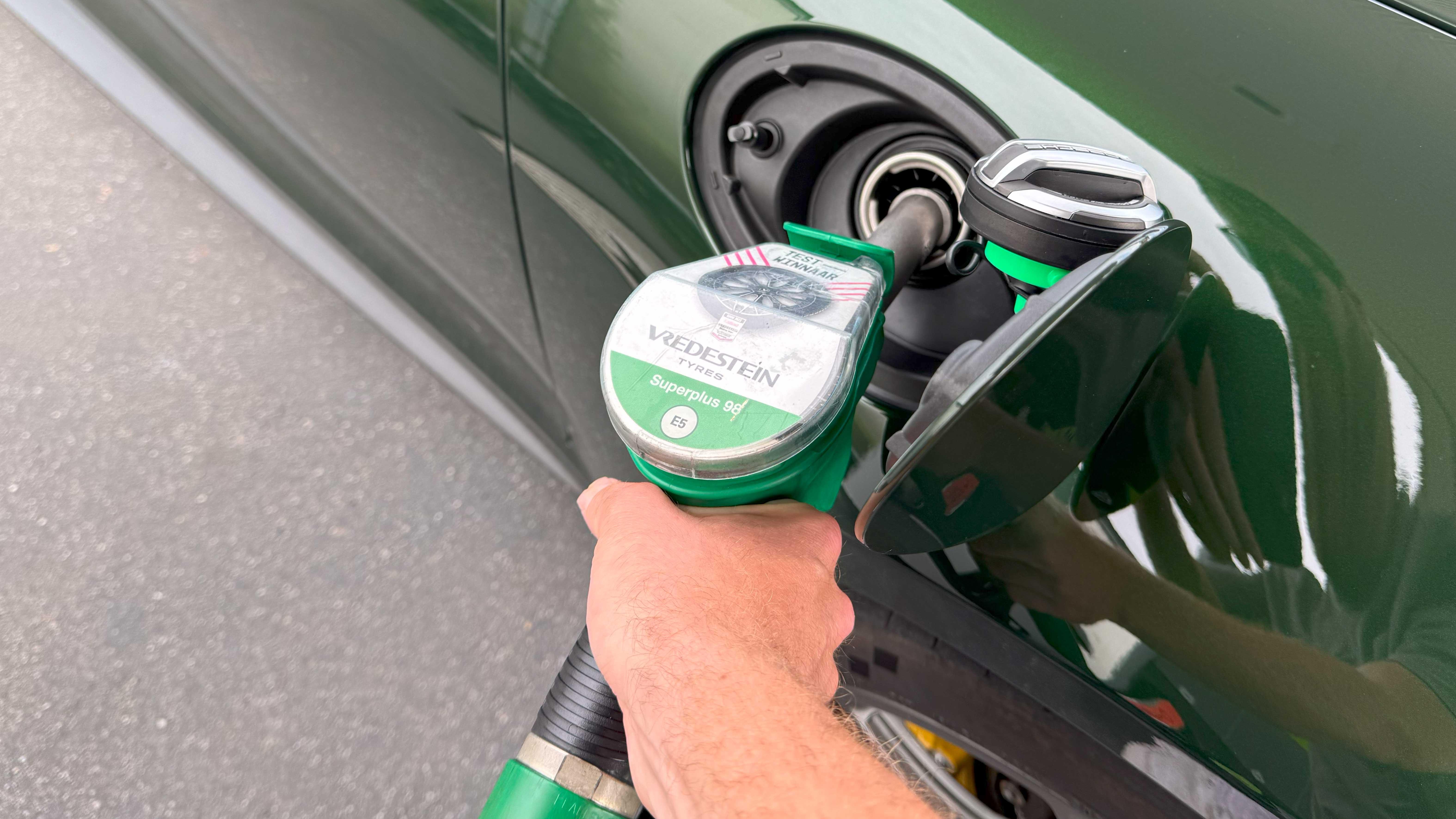 Dit is het duurste merk tankstation van Nederland - TopGear