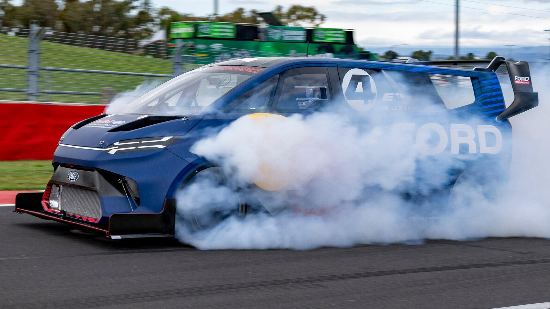 Dit is het snelste busje op de Nürburgring - TopGear