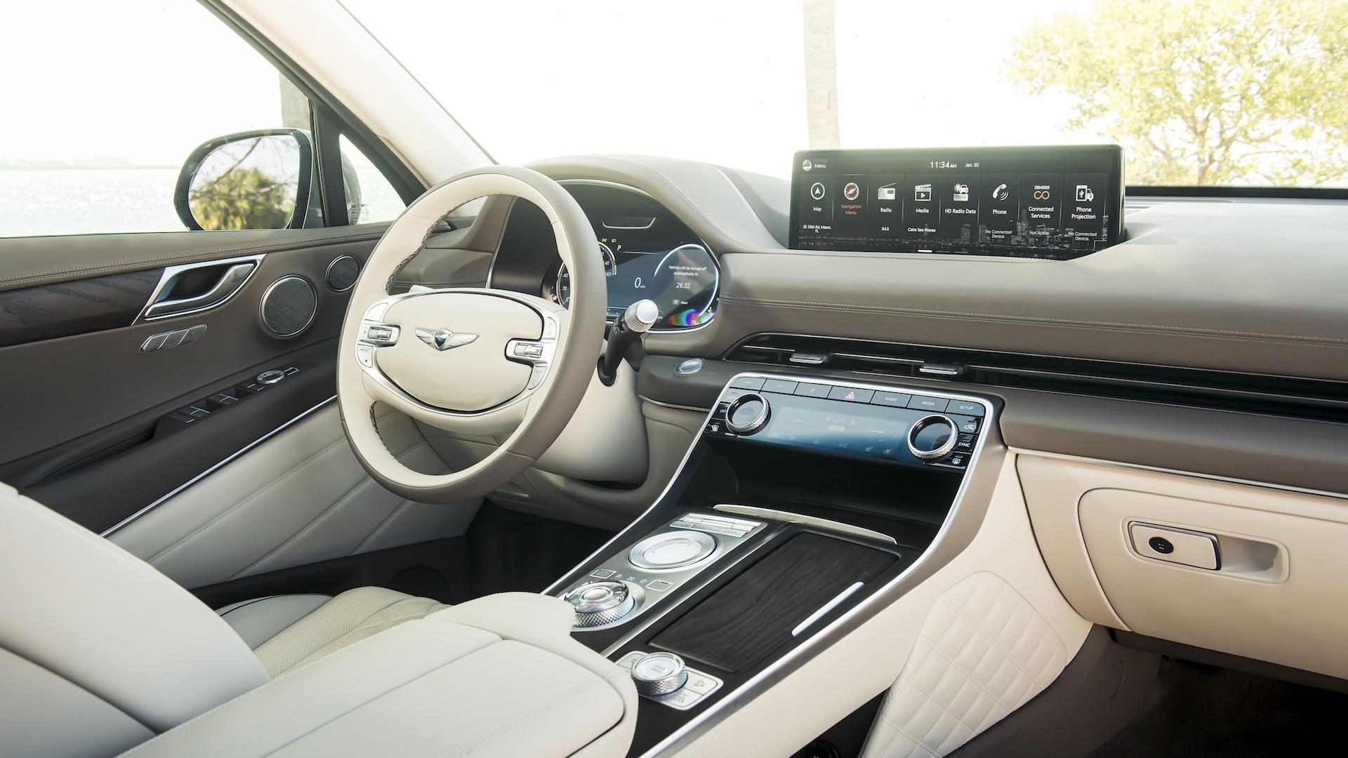 Genesis radio kan storingen geven: scherm valt uit - TopGear