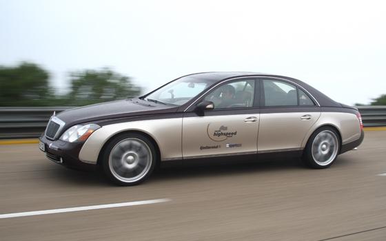 Maybach haalt 330 - TopGear