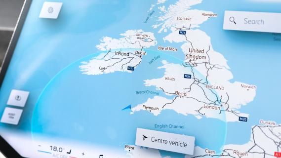BMW iX3 vs Tesla Model Y: het grote actieradius-gevecht - TopGear