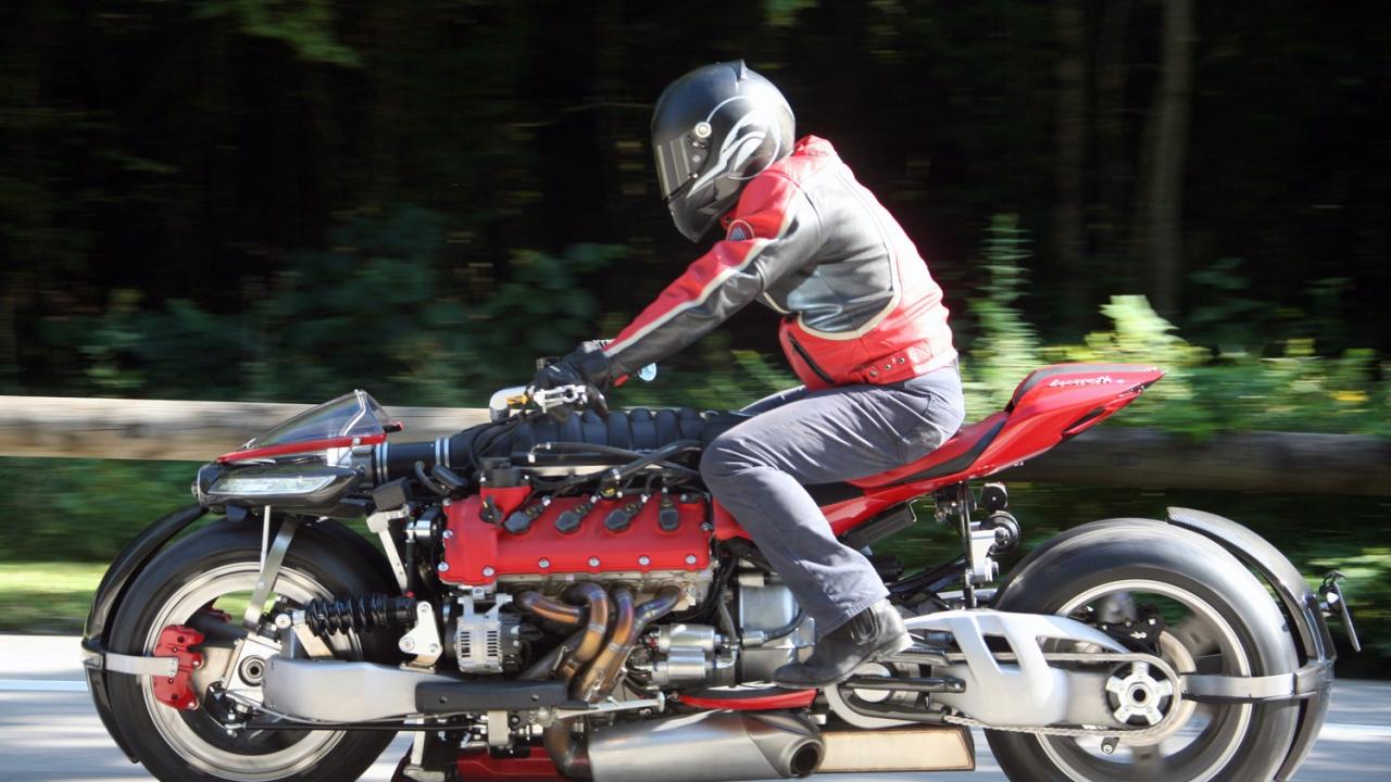 Lazareth LM847 is een Maserati V8-motor met wielen