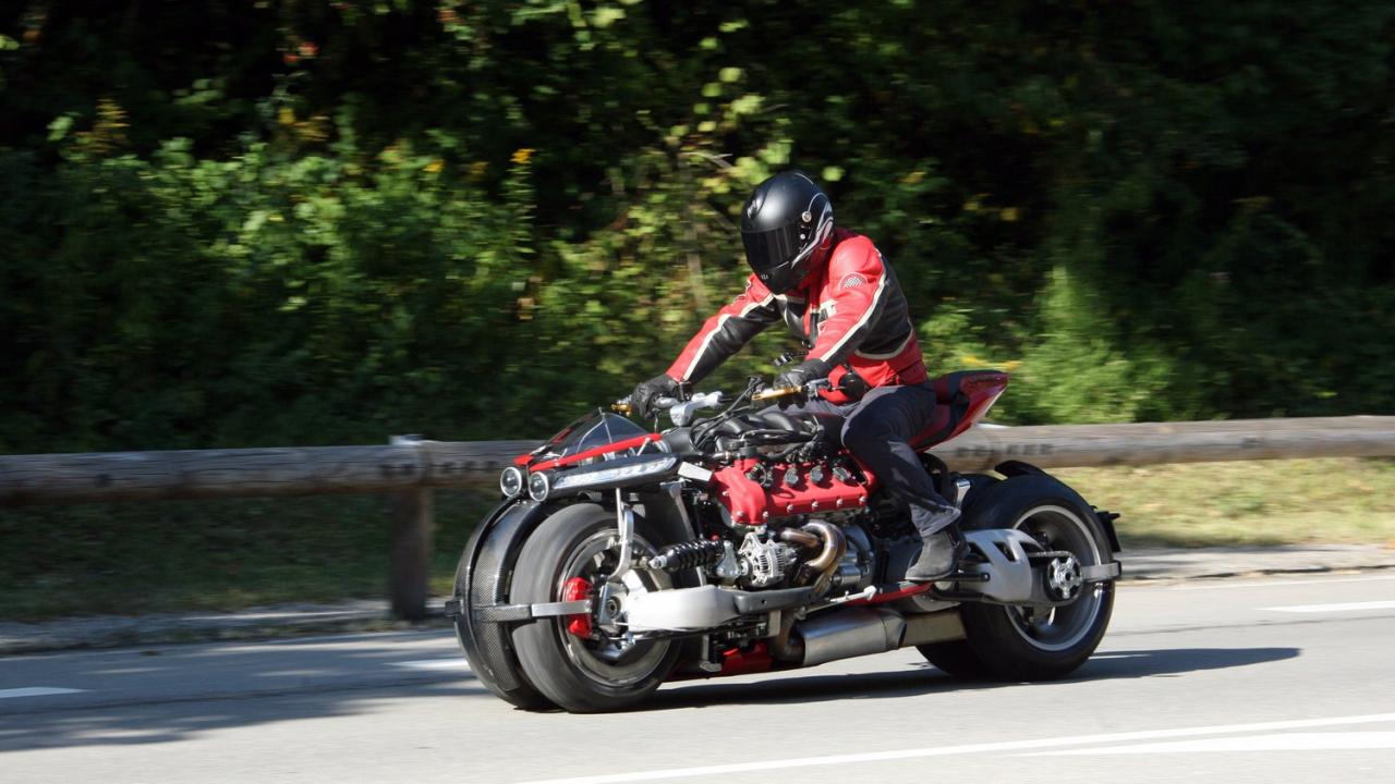 Lazareth LM847 is een Maserati V8-motor met wielen