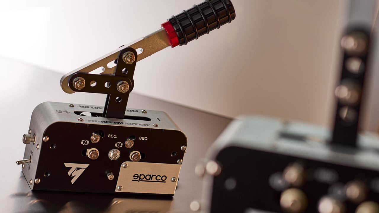 De handrem van Thrustmaster is ook een sequentiële schakelpook