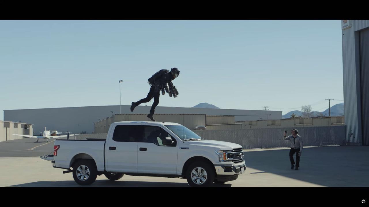 Gravity Industries Jet Suit is er voor filehaters - TopGear Nederland