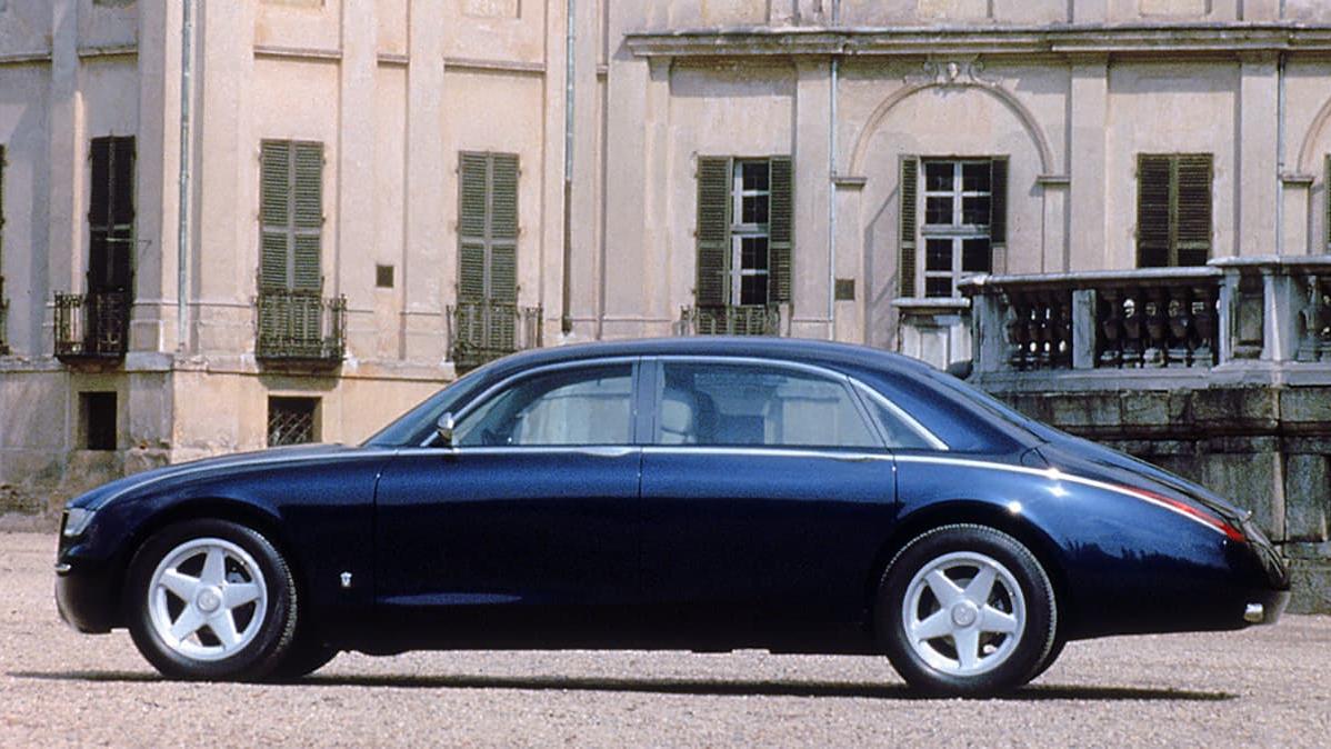 De Aston Martin Lagonda Vignale was een omgebouwde New York-taxi