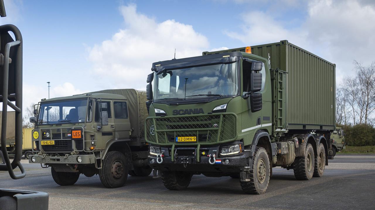 Nieuwe Scania Gryphus van leger past niet in garages - TopGear NL
