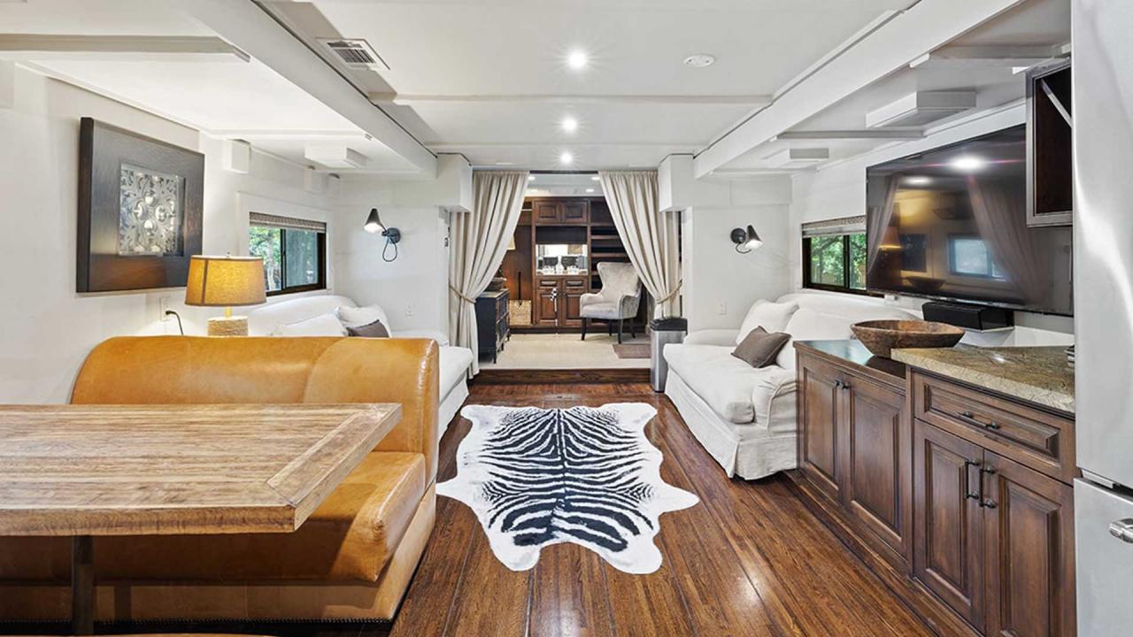 Dit kost het om de 'grootste caravan ter wereld' te huren voor een nachtje