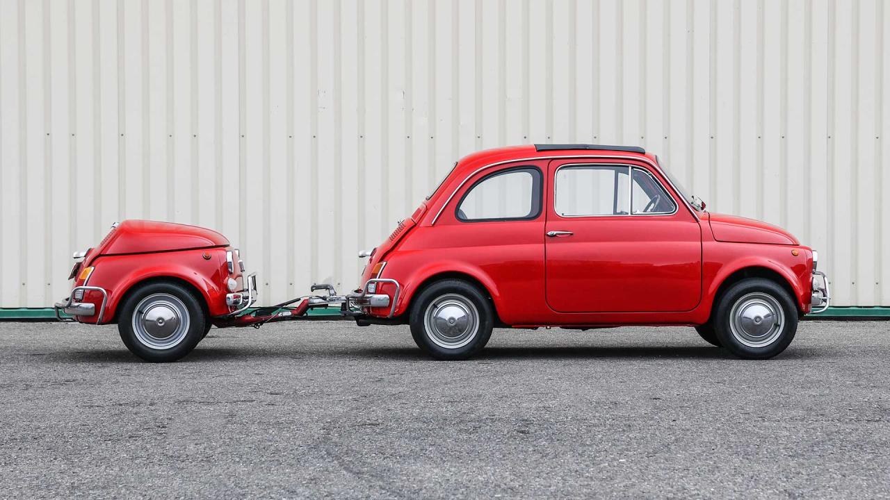 Deze Fiat 500 met bijpassende aanhanger is klaar voor de vakantie