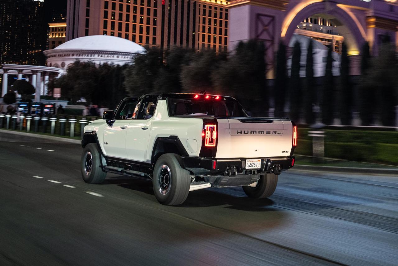 Waarom de GMC Hummer EV de meest overdadige EV van 2023 is - TG