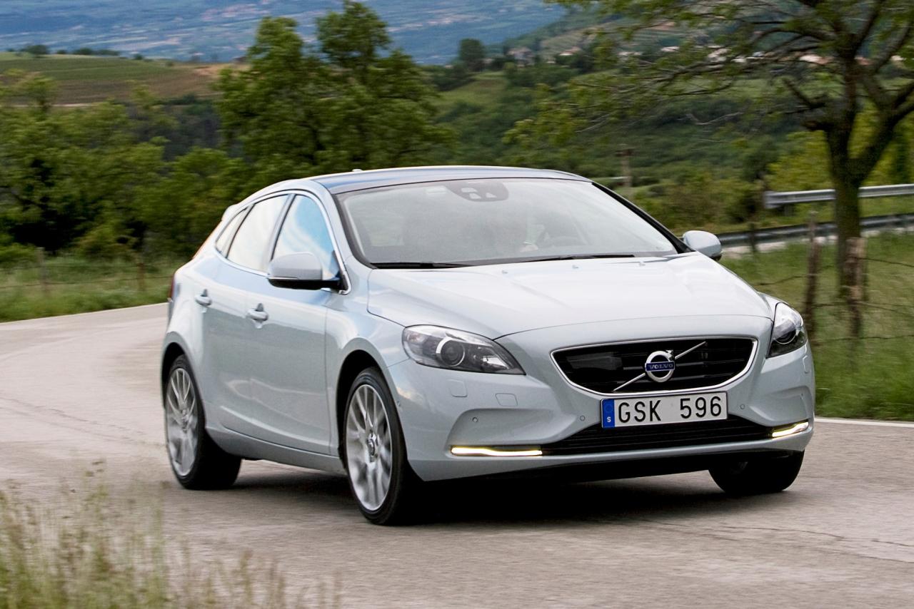 Volvo V40 D4 Geartronic Momentum - test en specificaties - TopGear ...