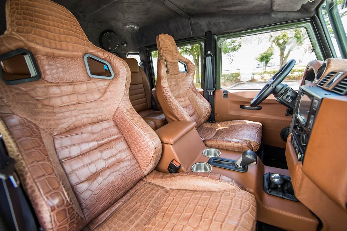 Land Rover Defender met Corvette-V8 - TopGear Nederland