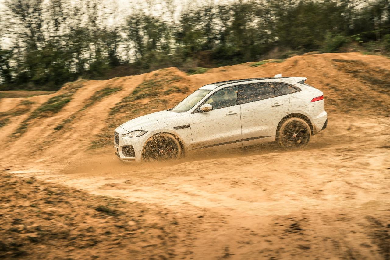 SUV-test: Terrein- De beste SUV ter wereld - TopGear Nederland