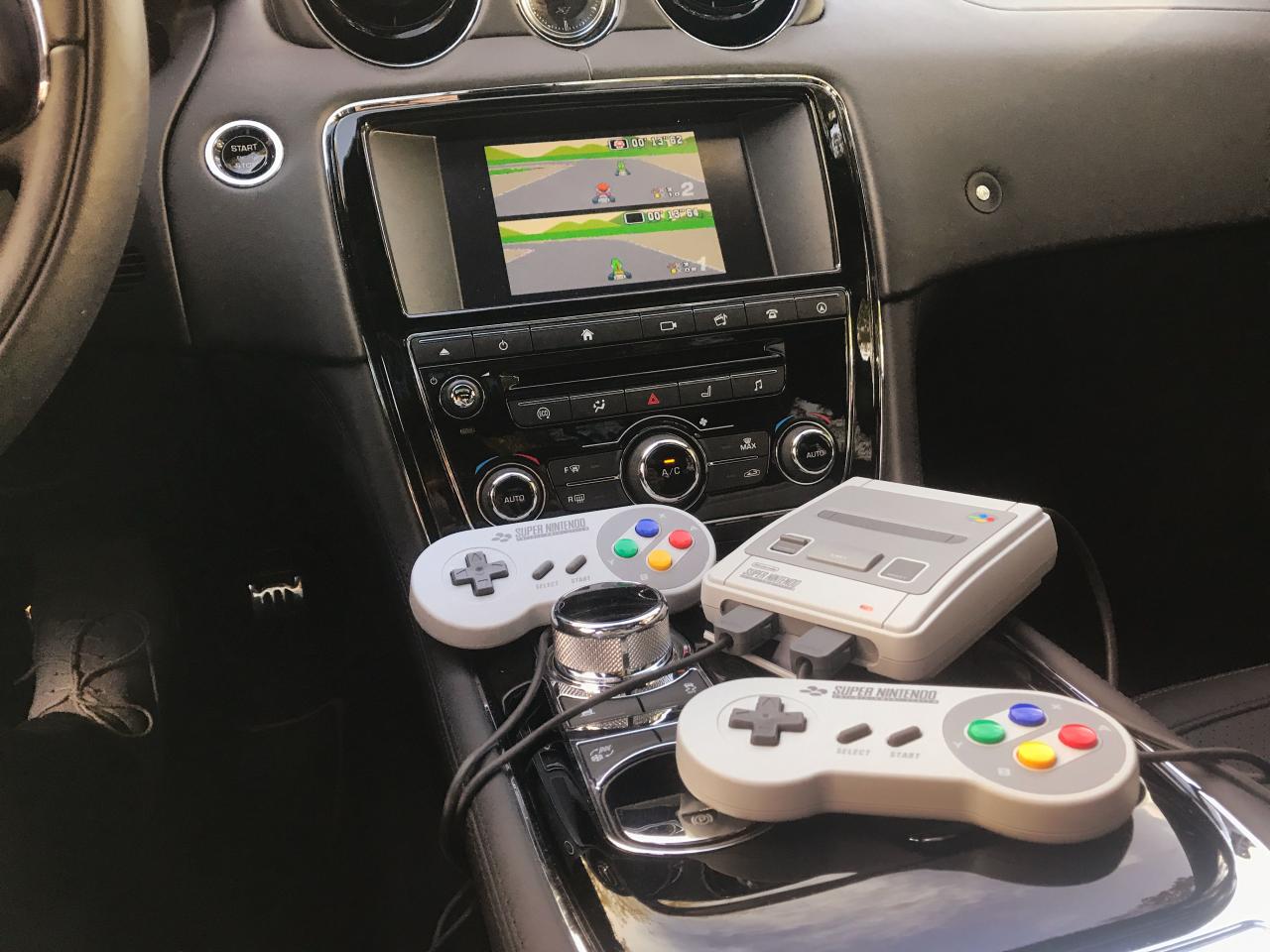 Nintendo SNES in de auto: dat doe je zo - TopGear