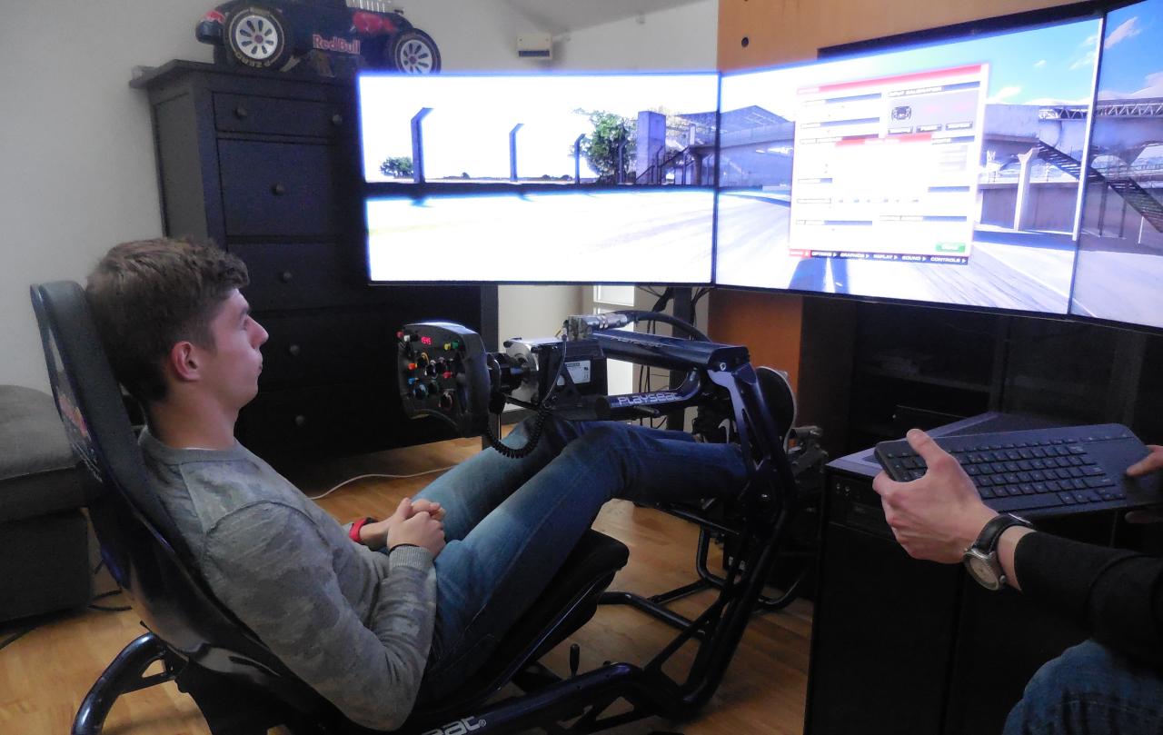 Racegame-setup van Max Verstappen - TopGear Nederland