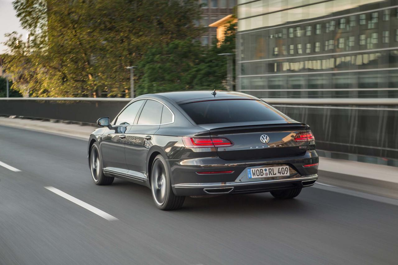 Volkswagen Arteon met VR6-motor is in de maak - TopGear