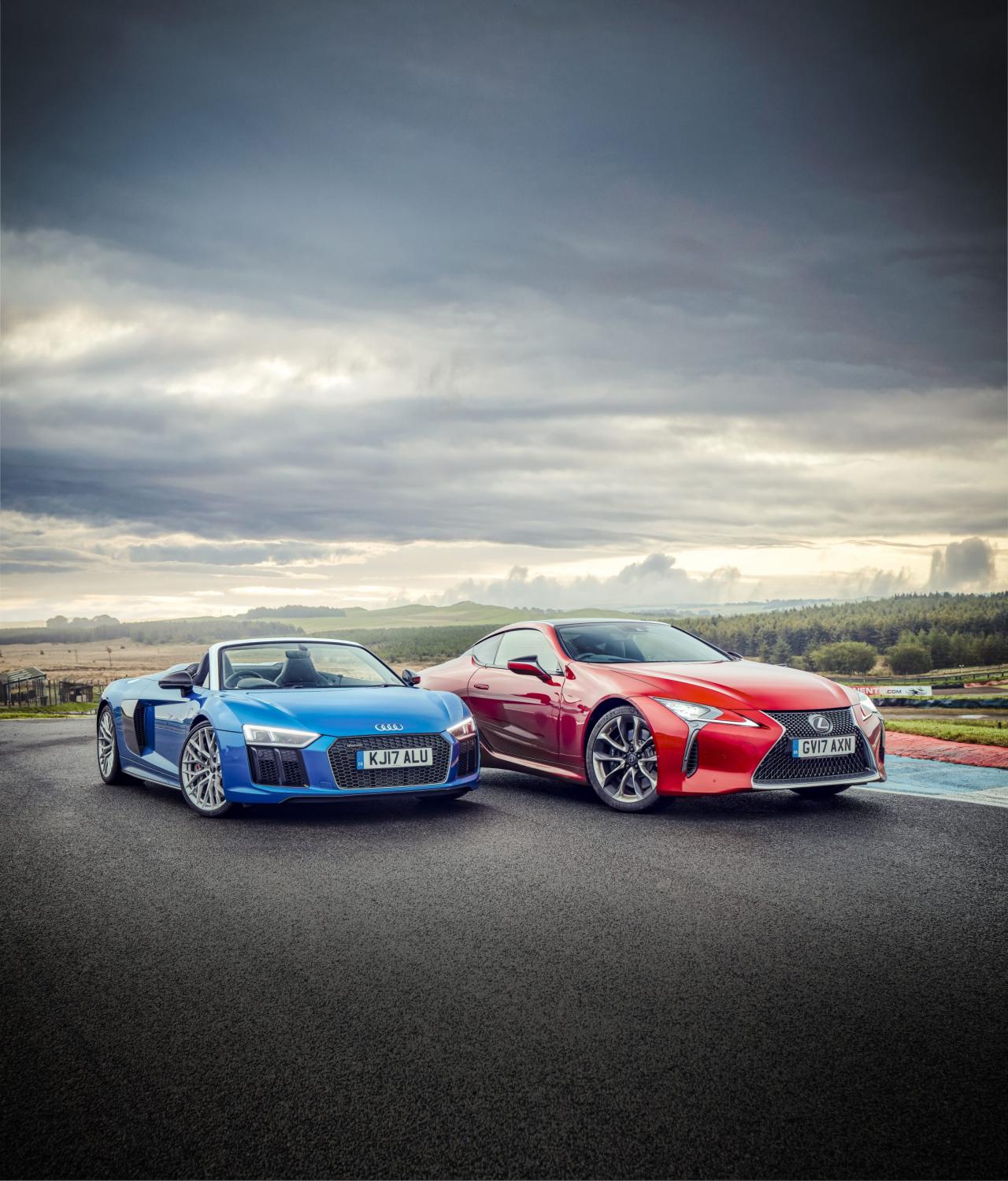 De Buitenbeentjes van de speedweek: Audi R8 V10 plus Spyder vs Lexus LC ...