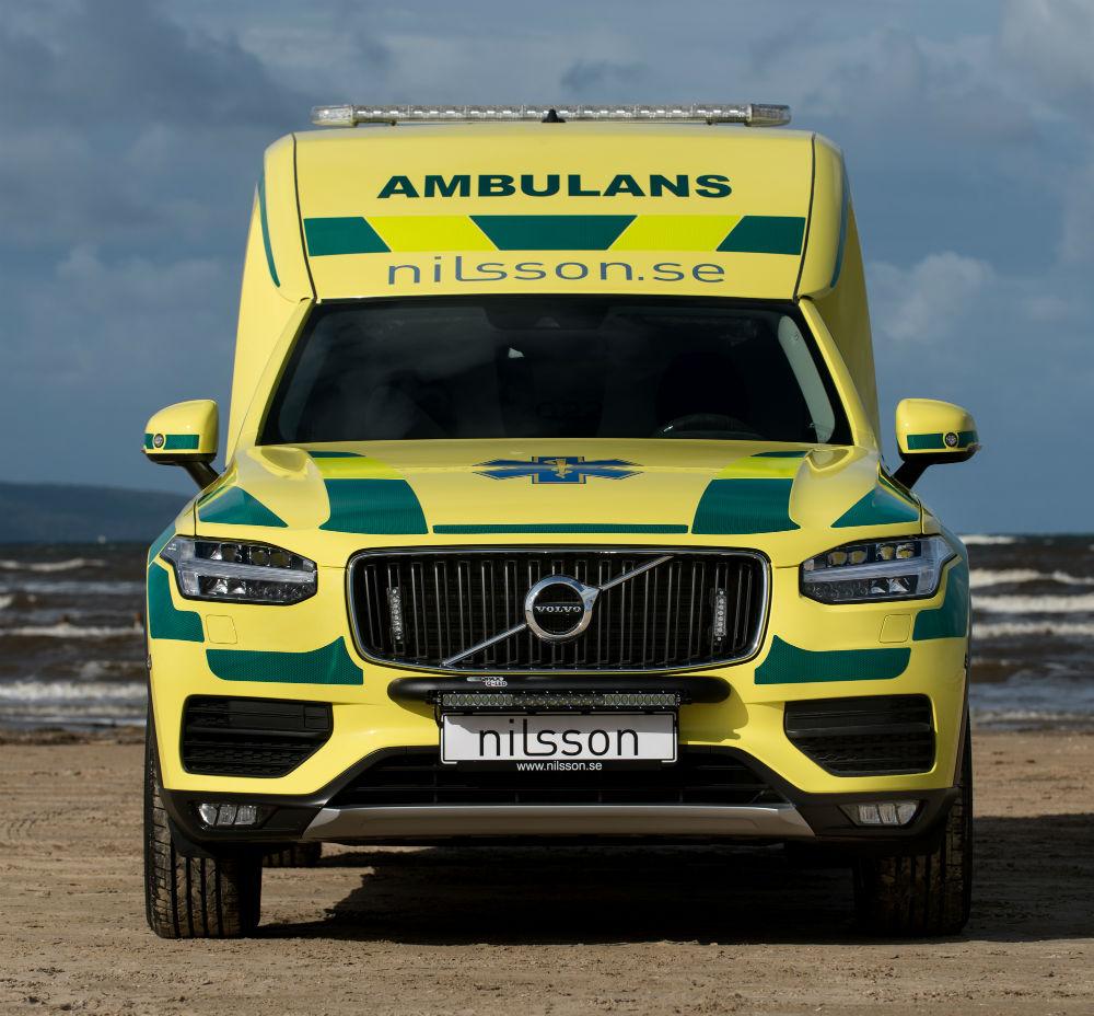 Eerste Volvo XC90 ambulance in dienst genomen in Nederland - TopGear