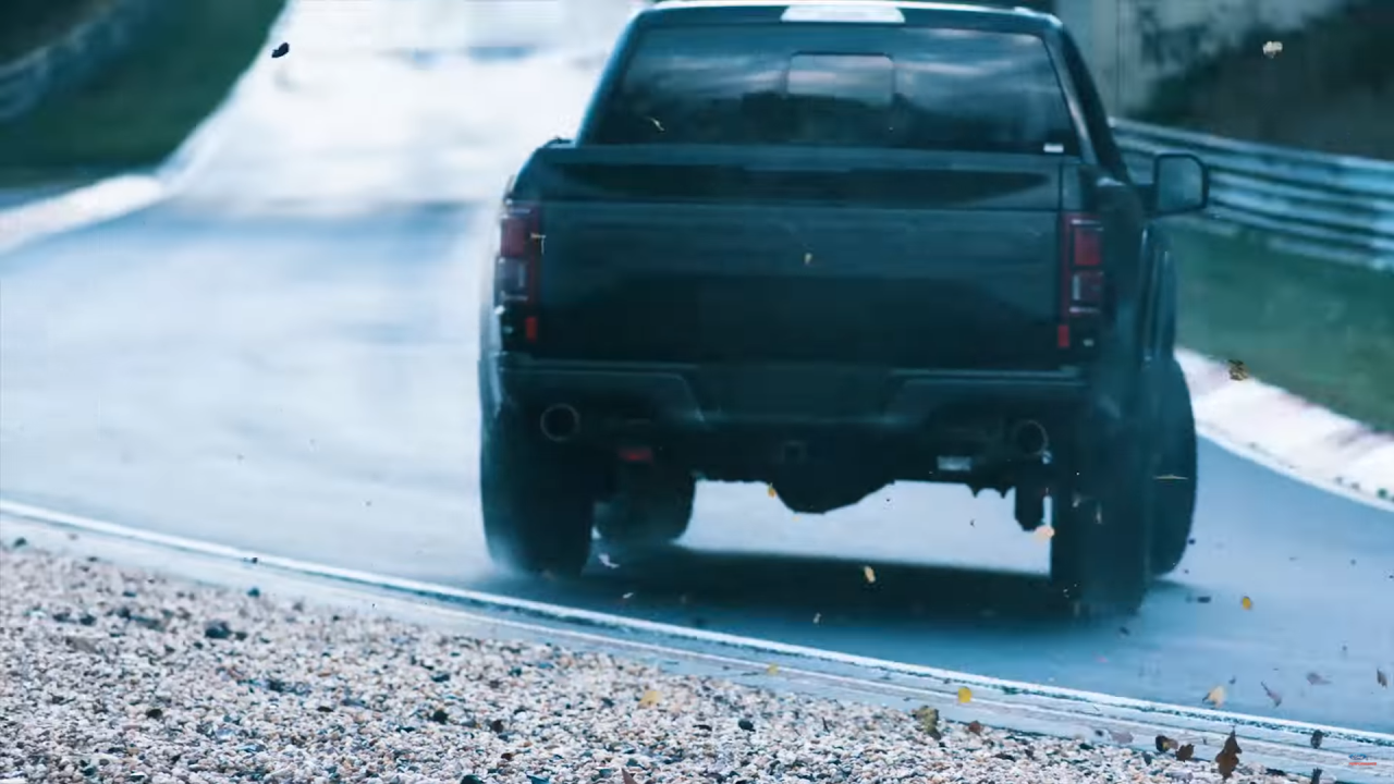 Ford F-150 Raptor drift rond de Nürburgring - TopGear Nederland