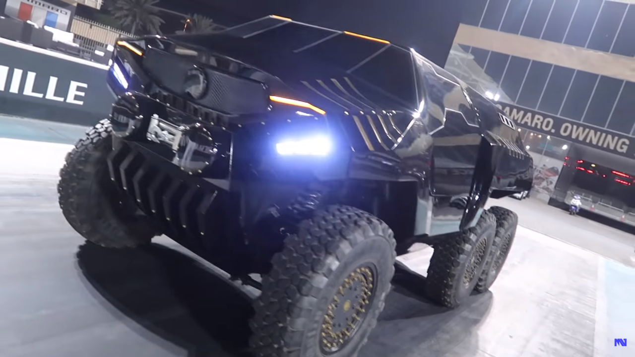 Devel Sixty sloopt alles op de dragstrip - TopGear Nederland