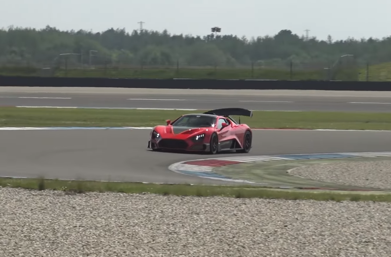 Zenvo TSR-S: actieve spoiler in actie op TT Circuit Assen