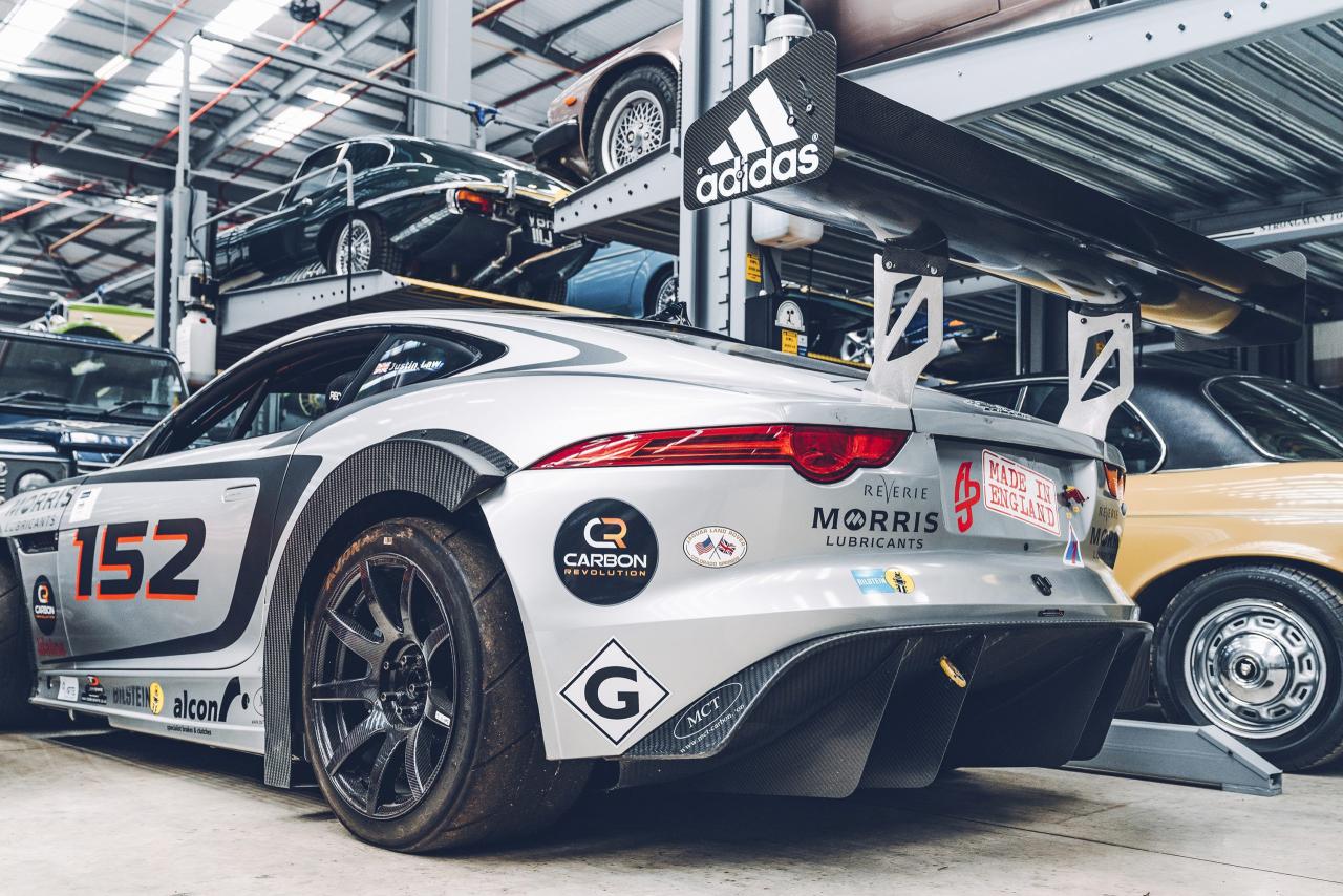 In de fabriek van JLR Classic Works - TopGear Nederland