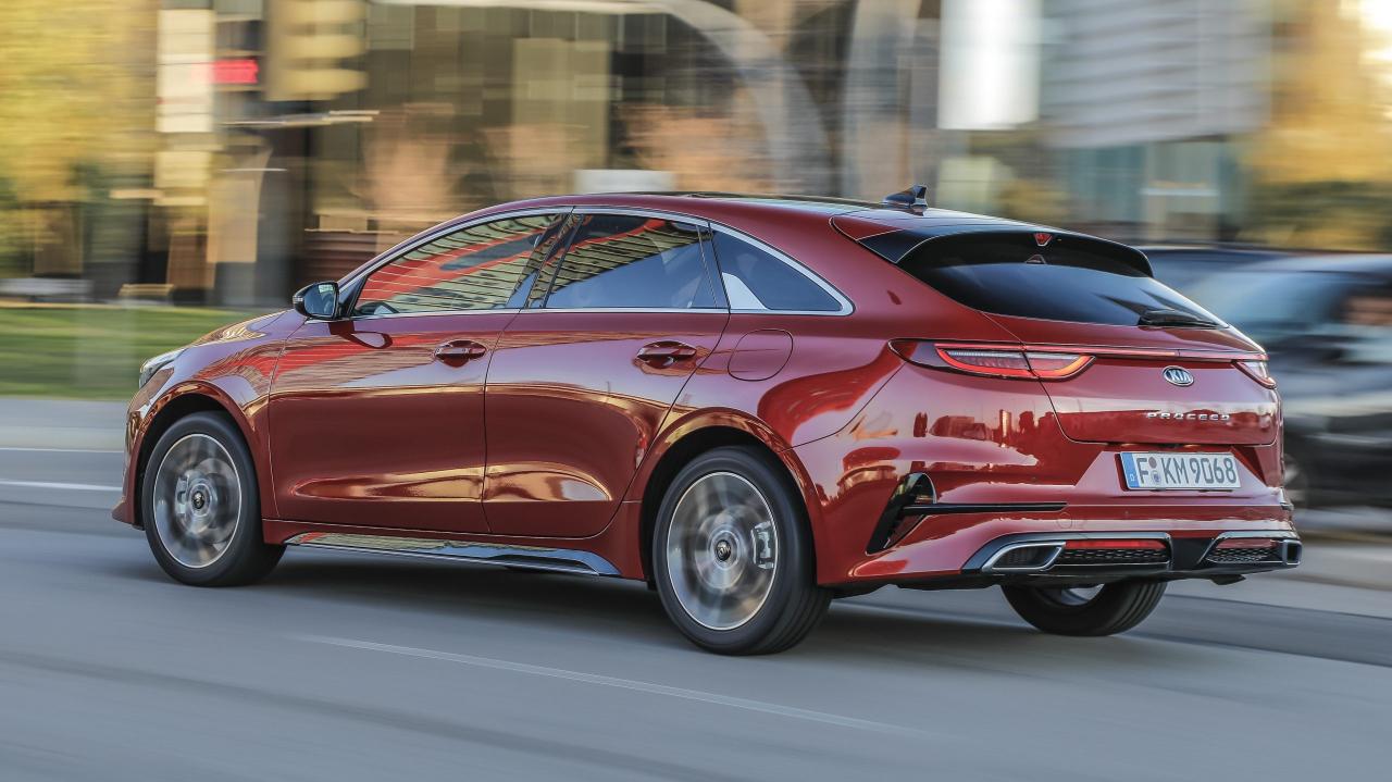 Kia ProCeed 1.4 T-GDi DCT-7 GT-PlusLine - rijtest en specs - TopGear