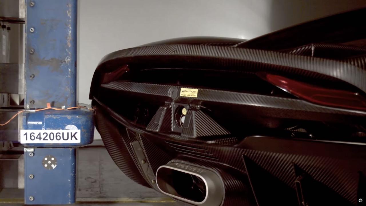 Zo crashtest Koenigsegg de Regera - TopGear Nederland