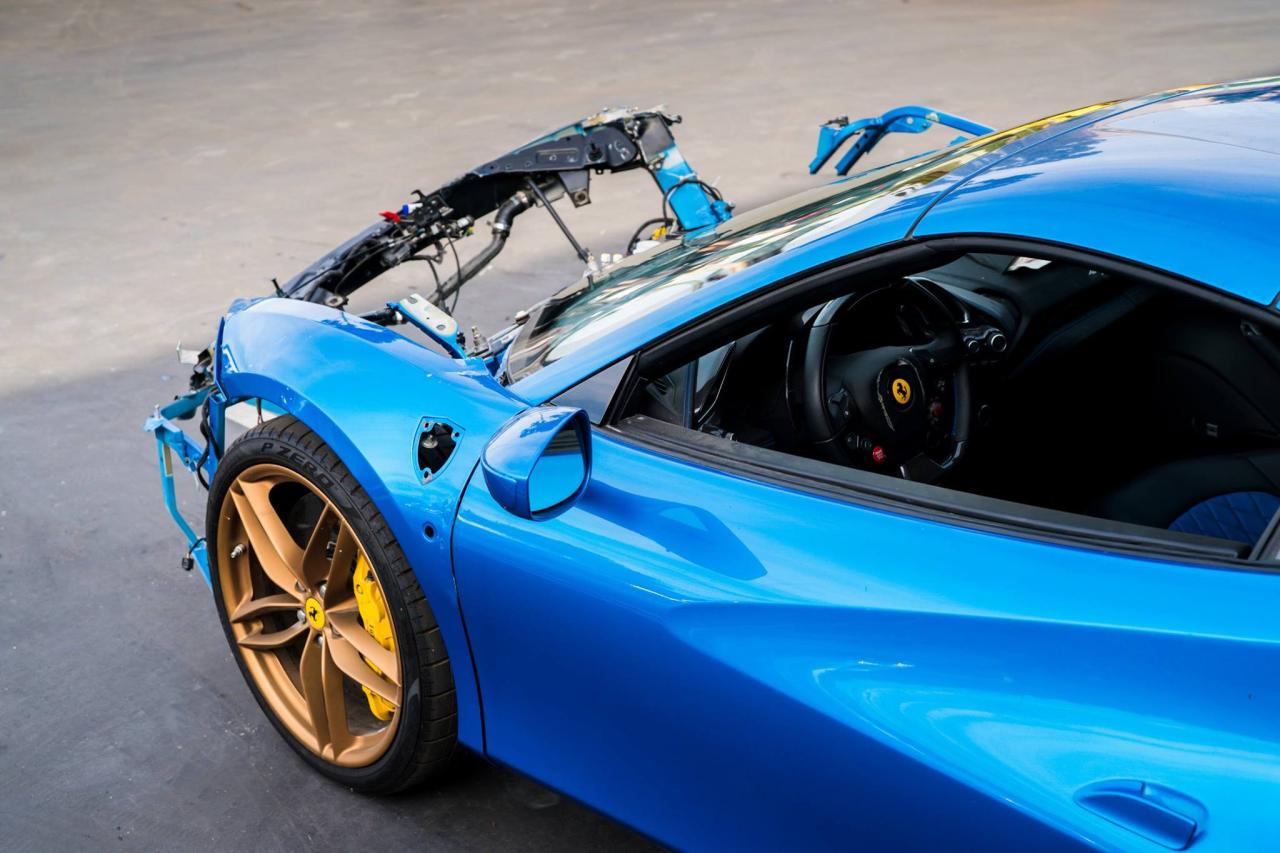 Gecrashte Ferrari perfect opgelapt in timelapse - TopGear Nederland