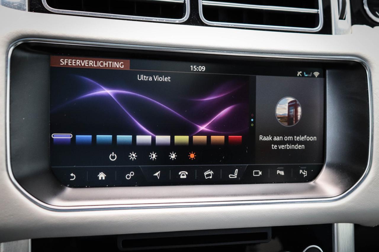 Range Rover in SVO Spectral Blue Ultra te koop - TopGear