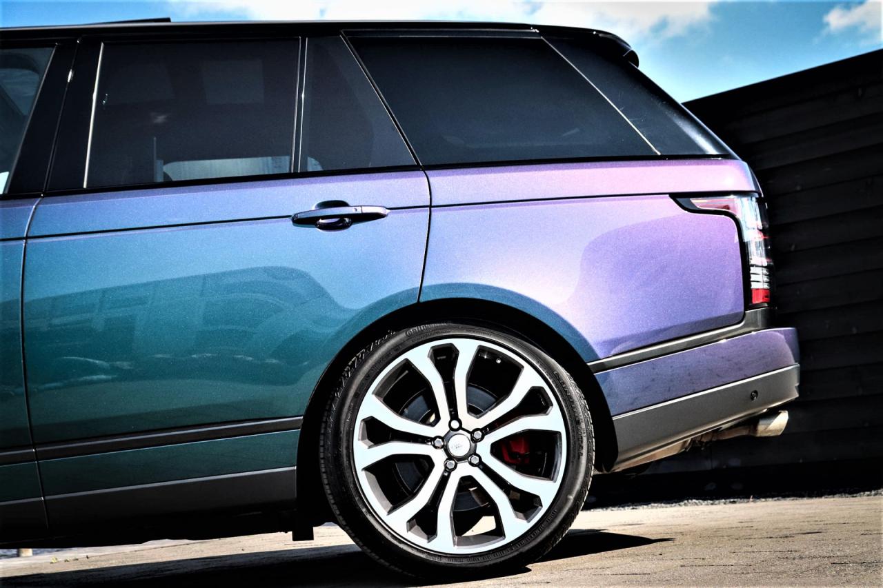 Range Rover in SVO Spectral Blue Ultra te koop - TopGear