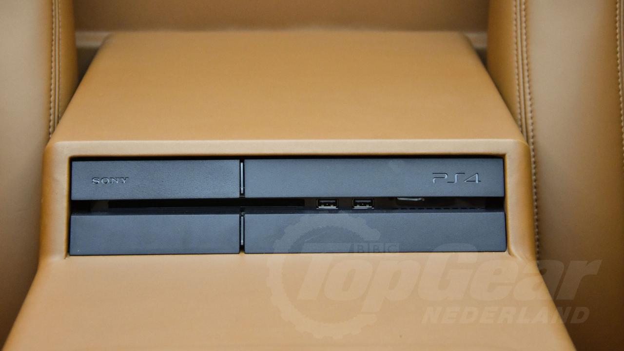 De Mercedes V-klasse van Rapper Boef - TopGear Nederland