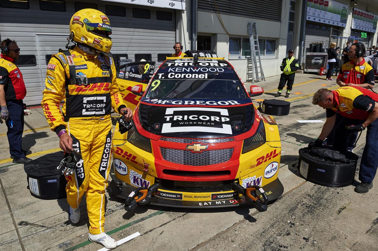 Chevrolet Cruze WTCC van Tom Coronel staat te koop - TopGear