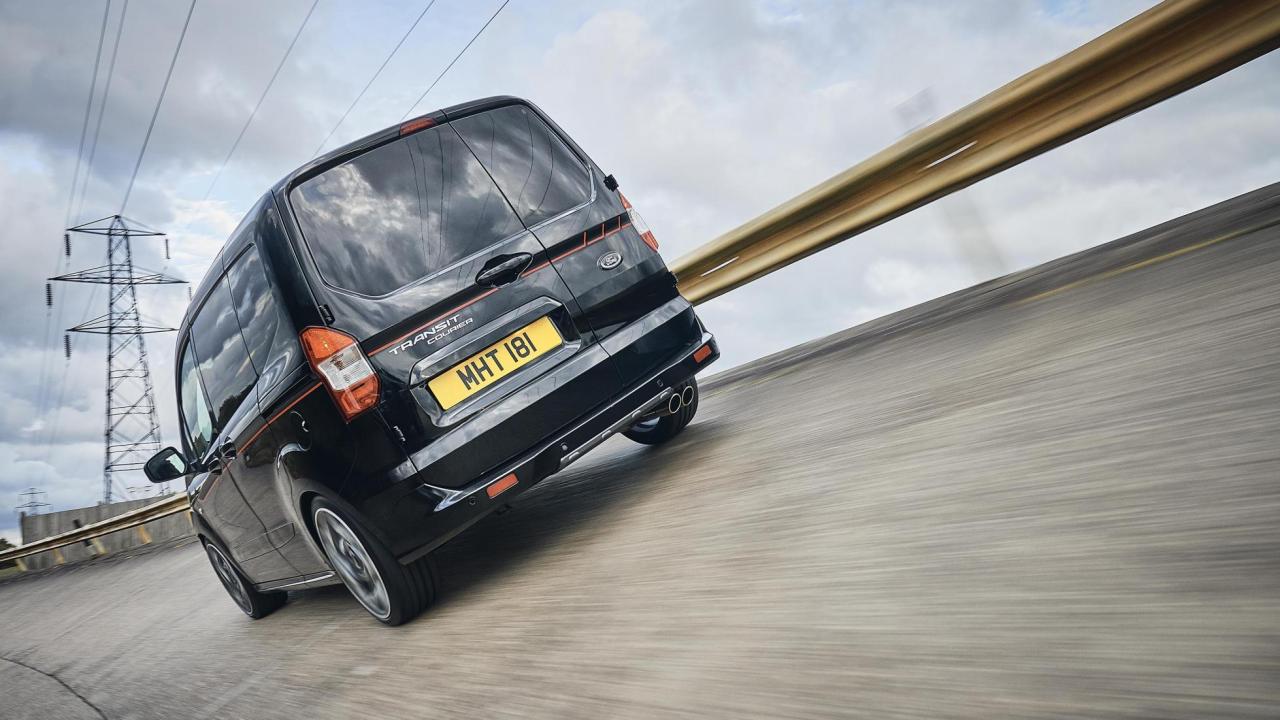 Ford Transit Courier ST is een besnelbus - TopGear Nederland