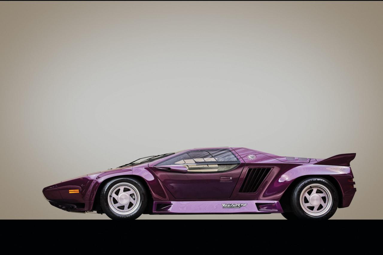 Vector W8 Twin Turbo wordt geveild - TopGear Nederland