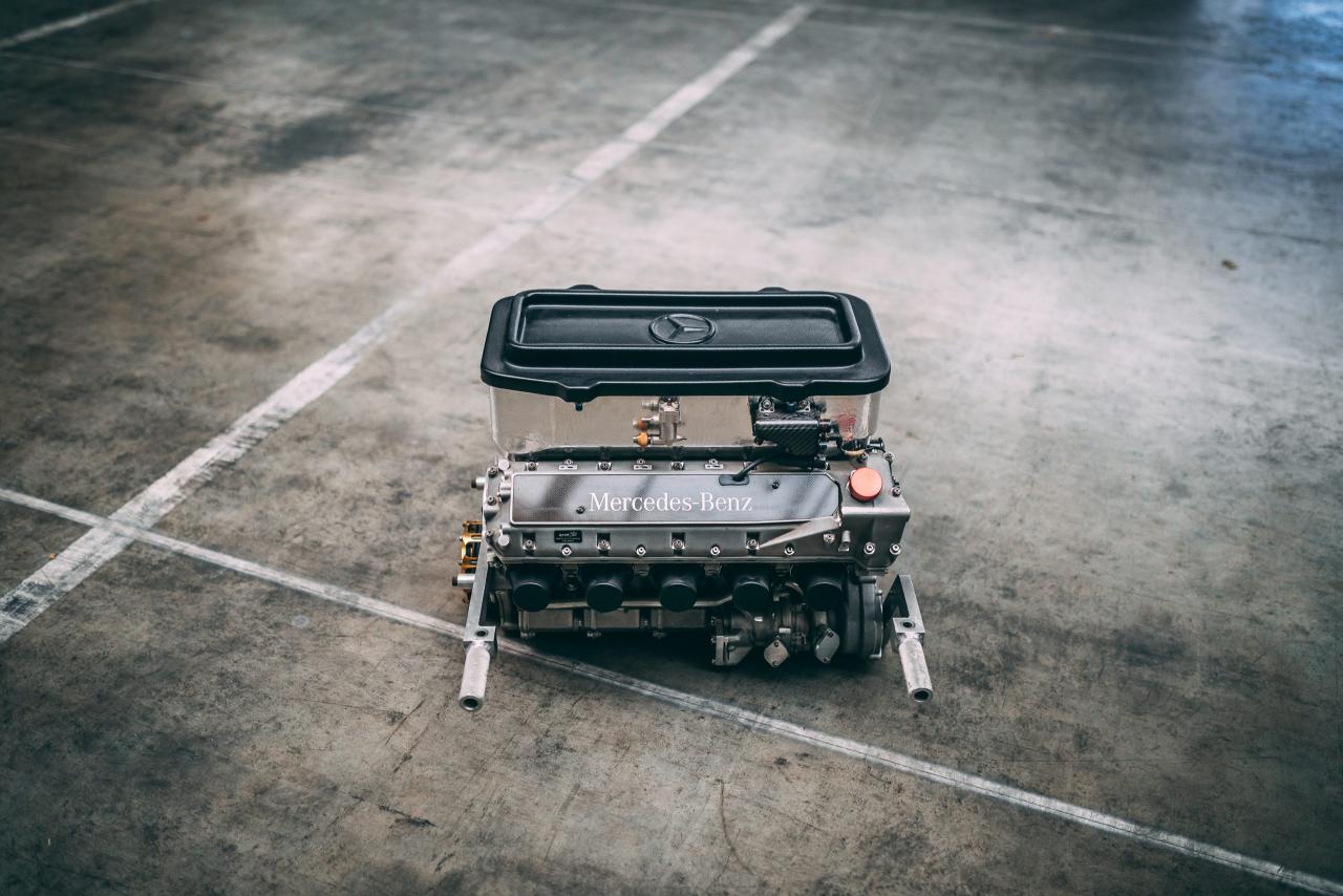 V10 uit de McLaren-Mercedes MP4-19 kan van jou zijn - TopGear NL