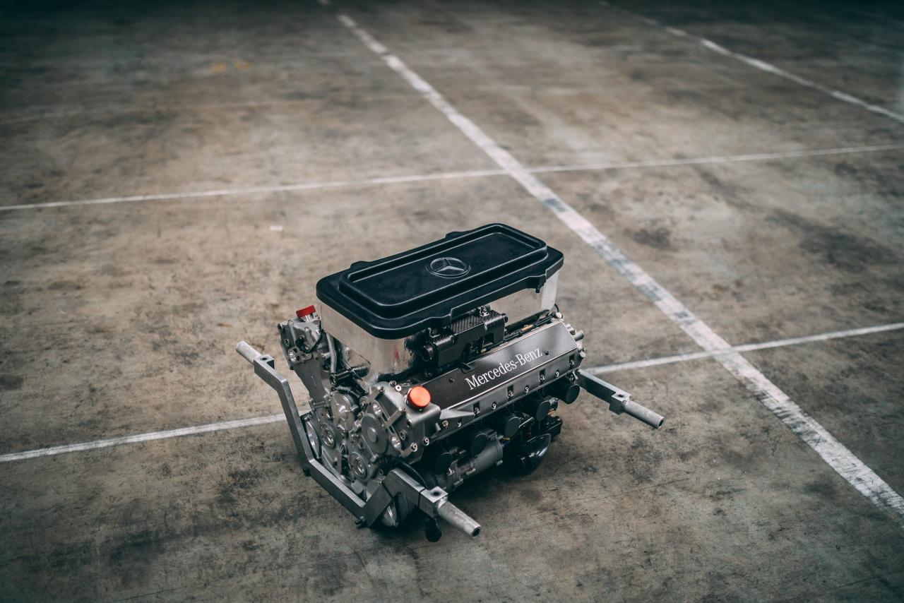 V10 uit de McLaren-Mercedes MP4-19 kan van jou zijn - TopGear NL