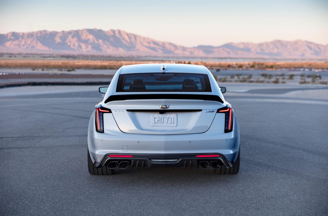 De Cadillac Blackwings zijn hier (de krachtigste ooit) - TopGear Nederland