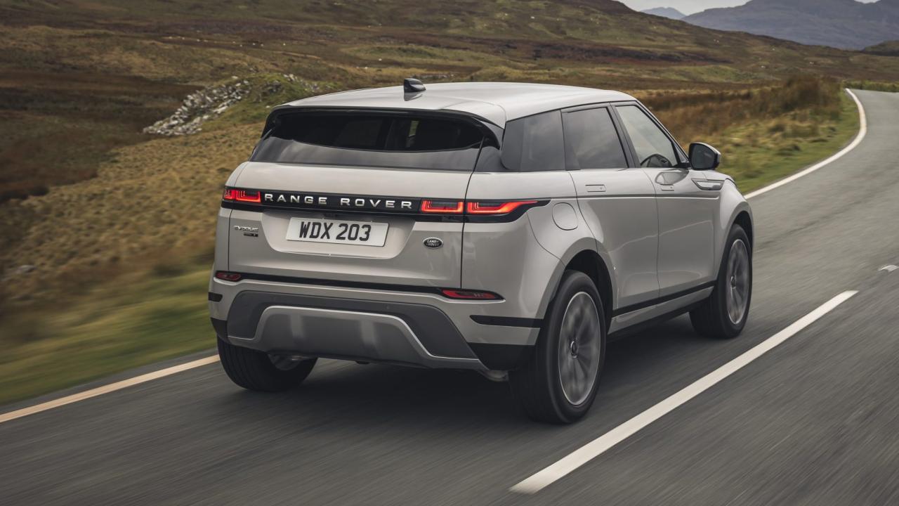 Land Rover Range Rover Evoque P300e (2021) test en specs - TopGear